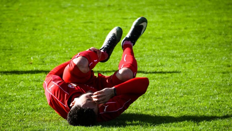 Knee Injury playing sports | Public Health